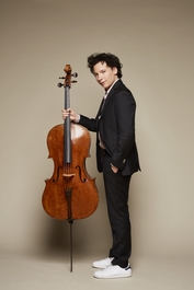 Edgar Moreau | Warner Classics